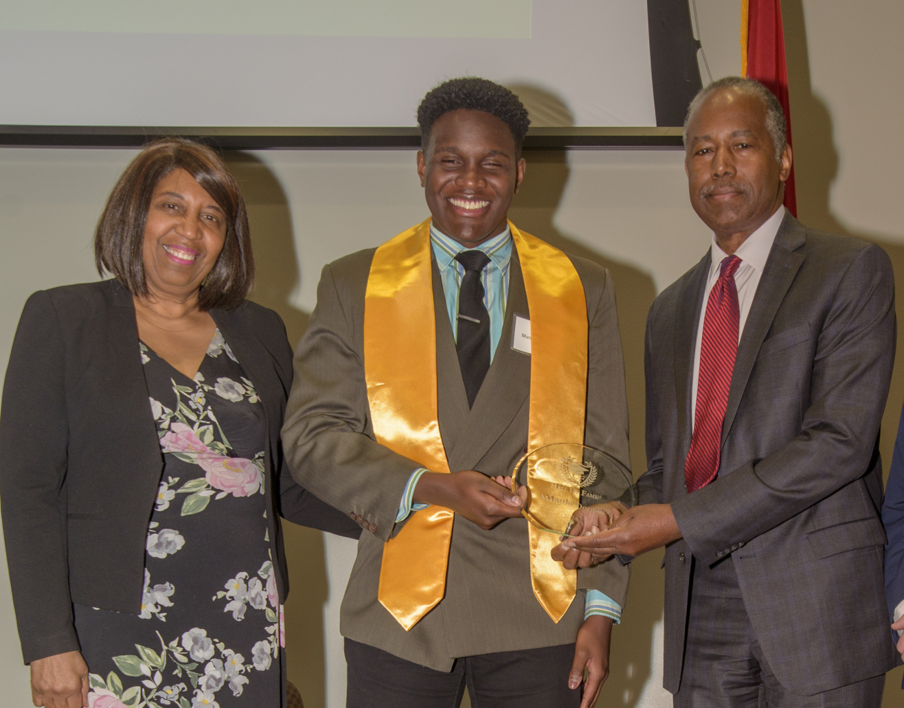 Hall of Fame - Carson Scholars Fund